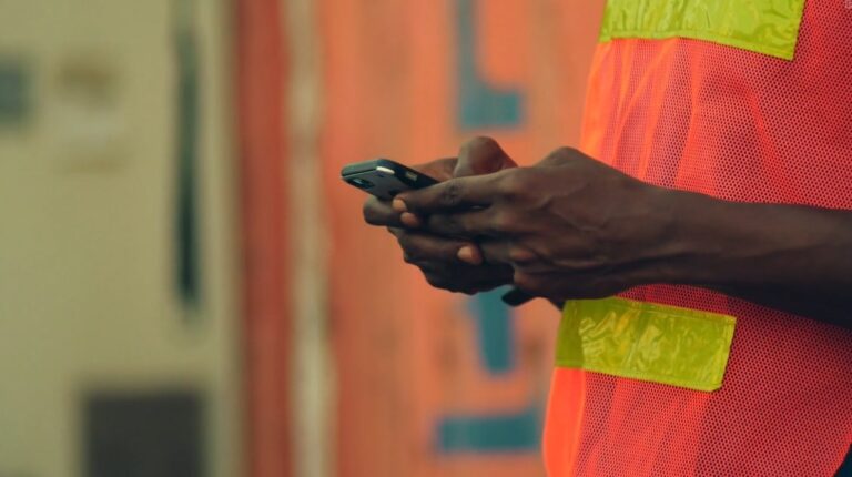 How RFID Location Tracking Locates Employees? Smart Asset Management ...
